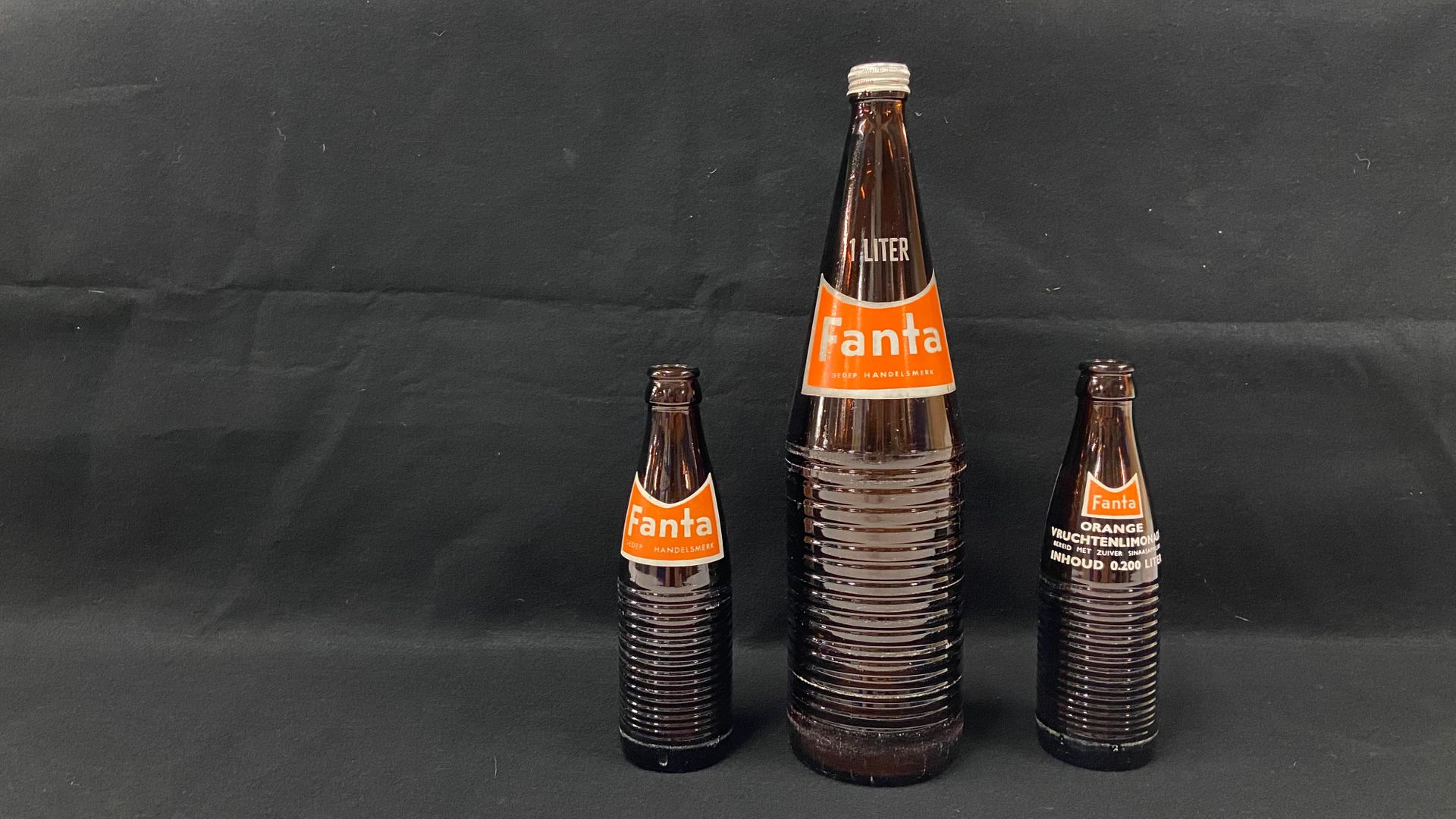 Uniek flesje duikt op in Rotterdam: Fanta van fantastisch, een Duits ...