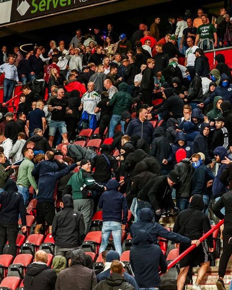 FC Twente slaat terug: eerste 28 stadionverboden na rellen rond duel Hammarby - Oost