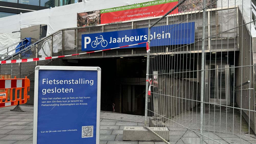 Fietsenstalling Jaarbeursplein blijft voorlopig dicht - RTV Utrecht