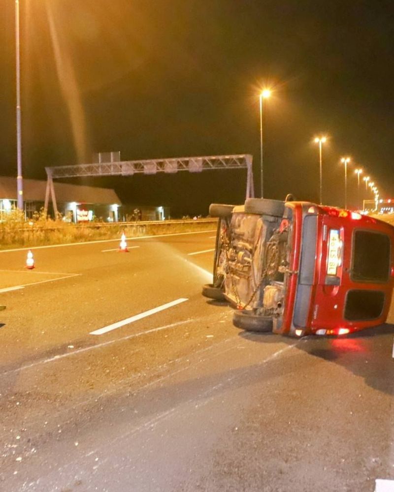 Man valt in slaap achter stuur op snelweg - Omroep Gelderland