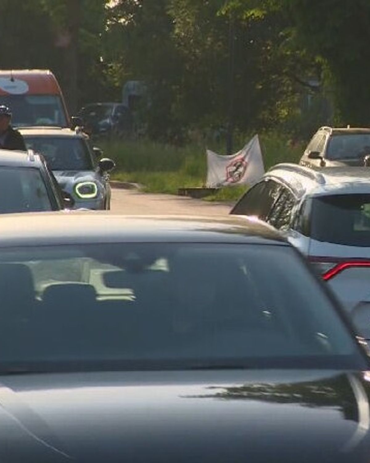 Offenwier giet op ‘e fyts slûpferkear te liif: "Buorman hie wol 16 auto ...