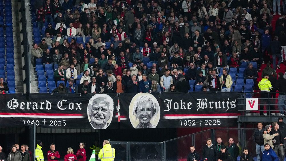 Luister hier hoe Legioen Gerard Cox en Joke Bruijs eert - Rijnmond