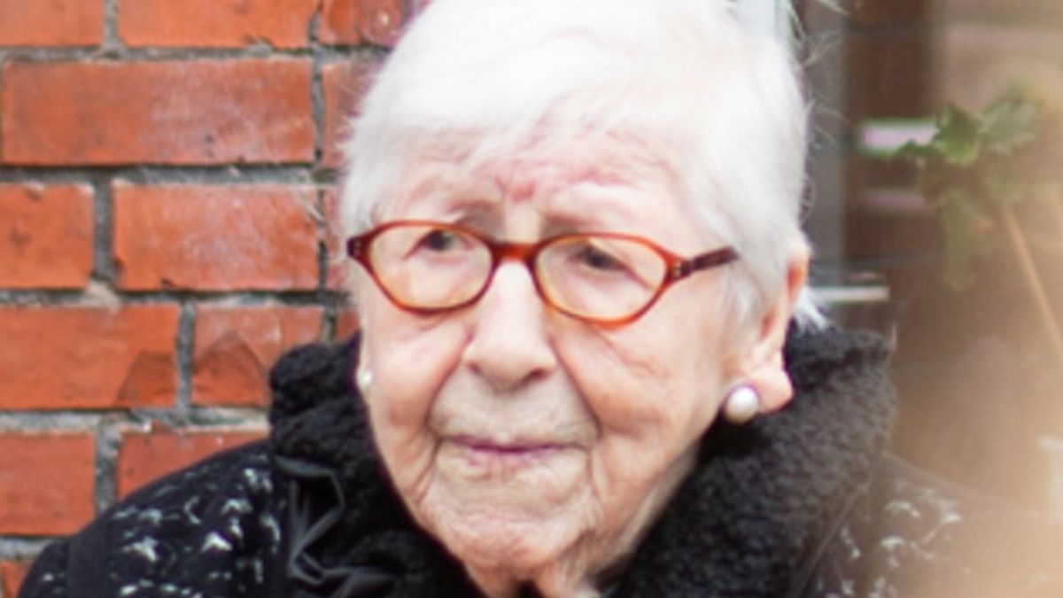 Hiep, hiep, hoera! Mevrouw Weitenberg uit Leeuwarden is 100 jaar en ...