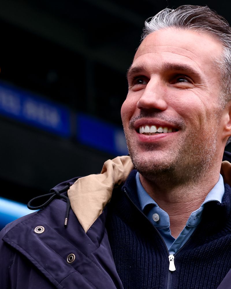 KIJK TERUG: de eerste persconferentie van Robin van Persie bij Feyenoord - Rijnmond