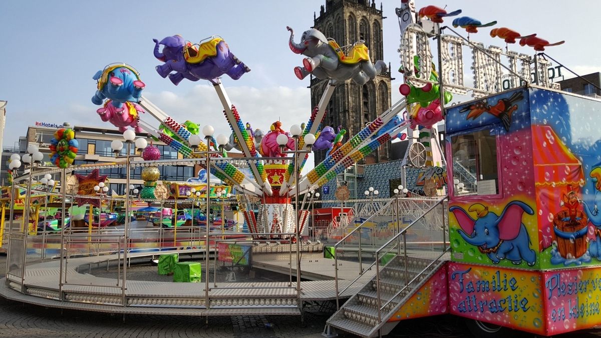 Bommen Berend wordt weer als vanouds: kermis keert terug op Grote Markt ...