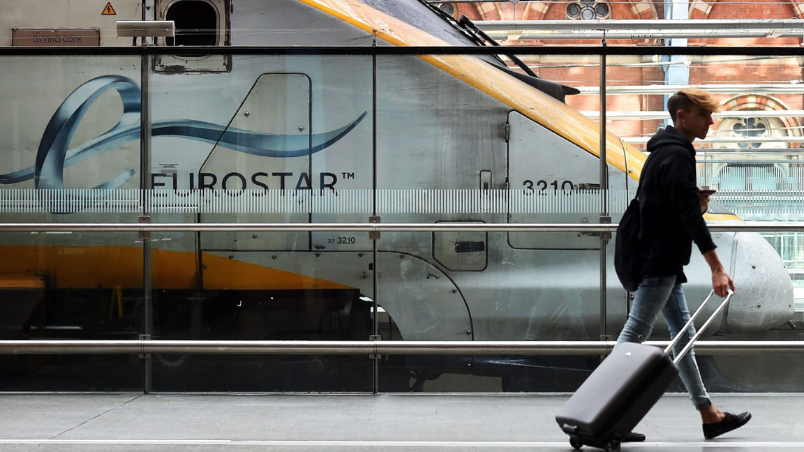 Perron Rotterdam Centraal klaargemaakt voor Eurostar - Rijnmond