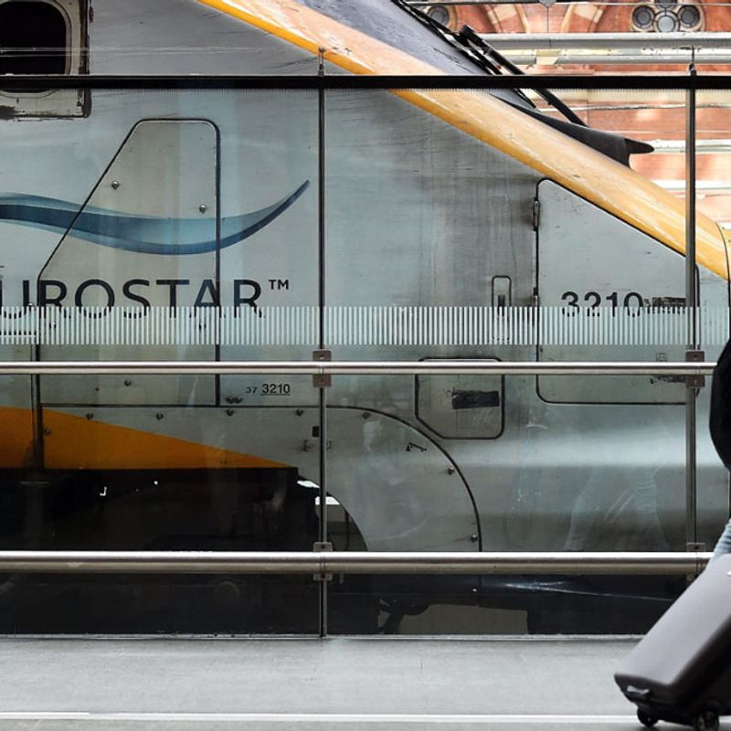 Perron Rotterdam Centraal klaargemaakt voor Eurostar - Rijnmond