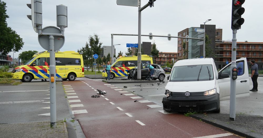 Drie gewonden bij ongeluk op kruispunt in Assen - RTV Drenthe