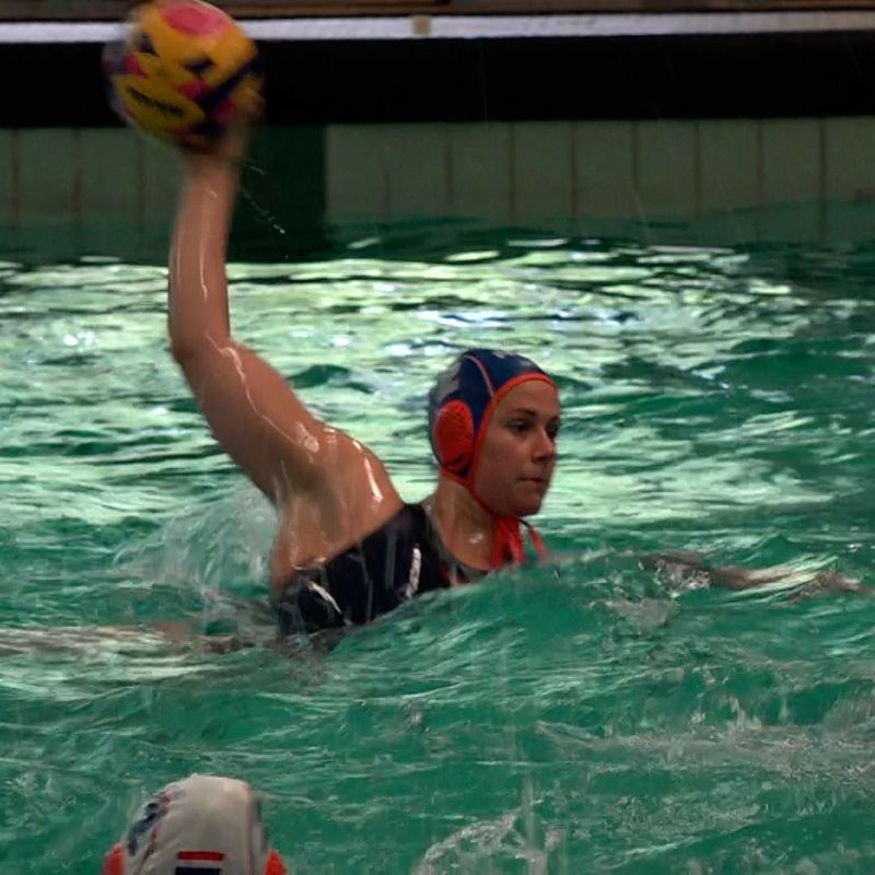 Iris Wolves over kansen waterpolodames op Spelen: ‘De top ligt heel ...