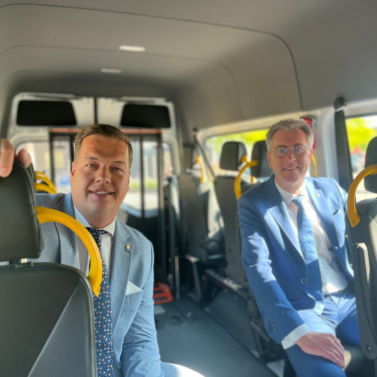 Flexbus nu ook op Noord-Beveland: 'Er rijdt hier best weinig' - Omroep Zeeland