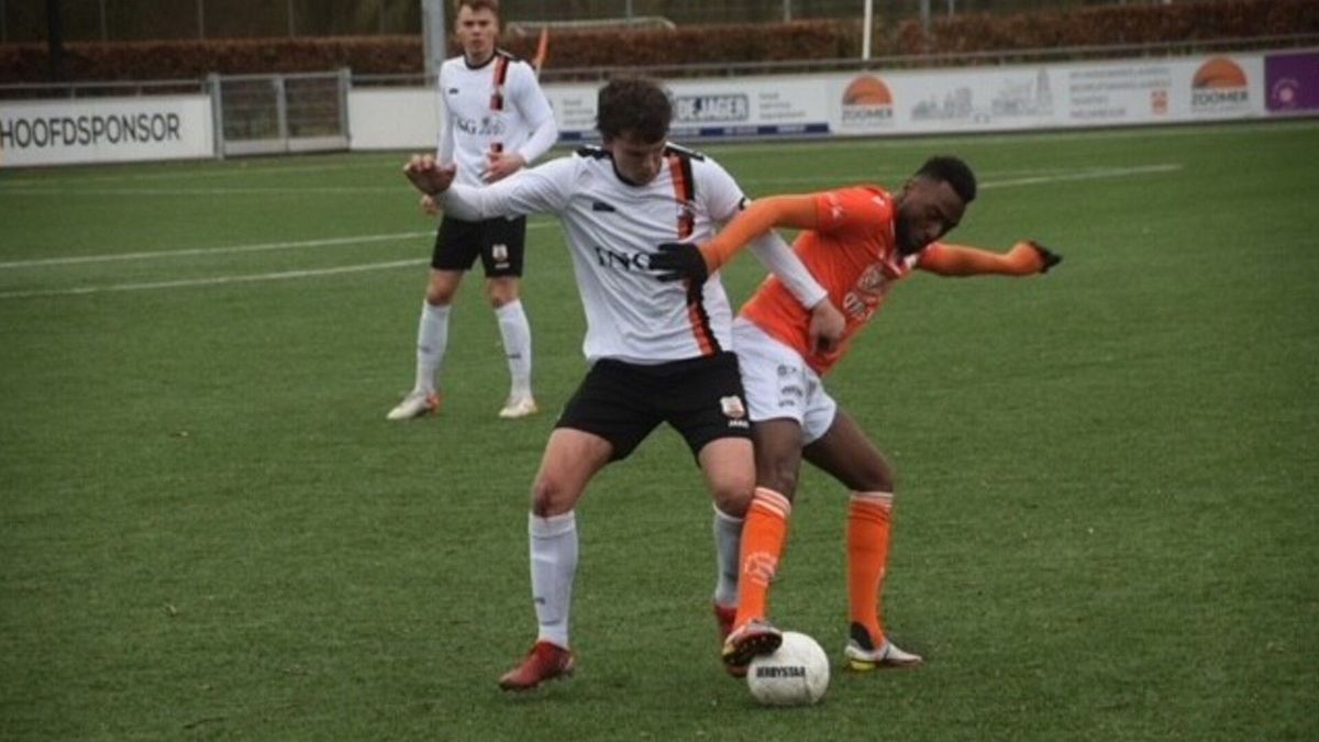 Afgetekende nederlaag voor Terneuzense Boys in Dordrecht - Omroep Zeeland
