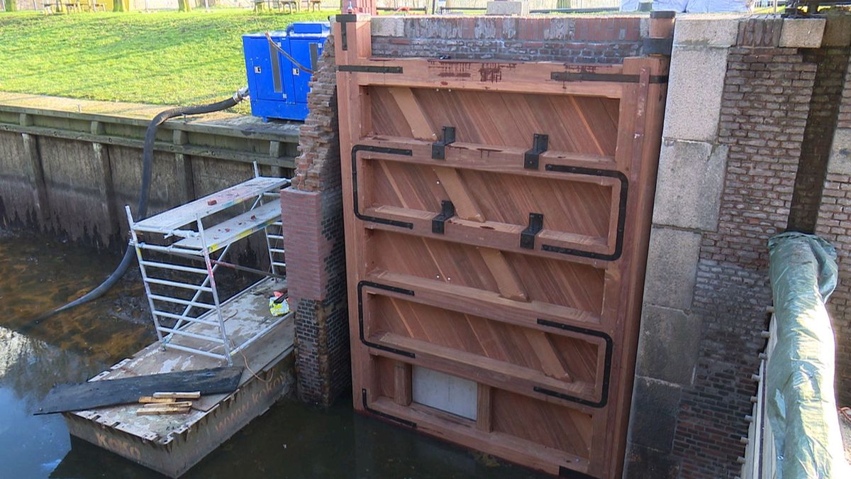 Nieuwe sluisdeuren voor historische schutsluizen bij Vilsteren en ...