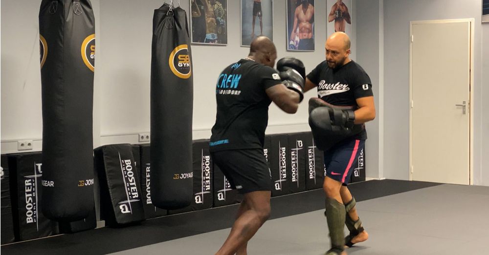 Hoe voorkom je dat jongeren gaan rellen? 'Geef het goede voorbeeld ...