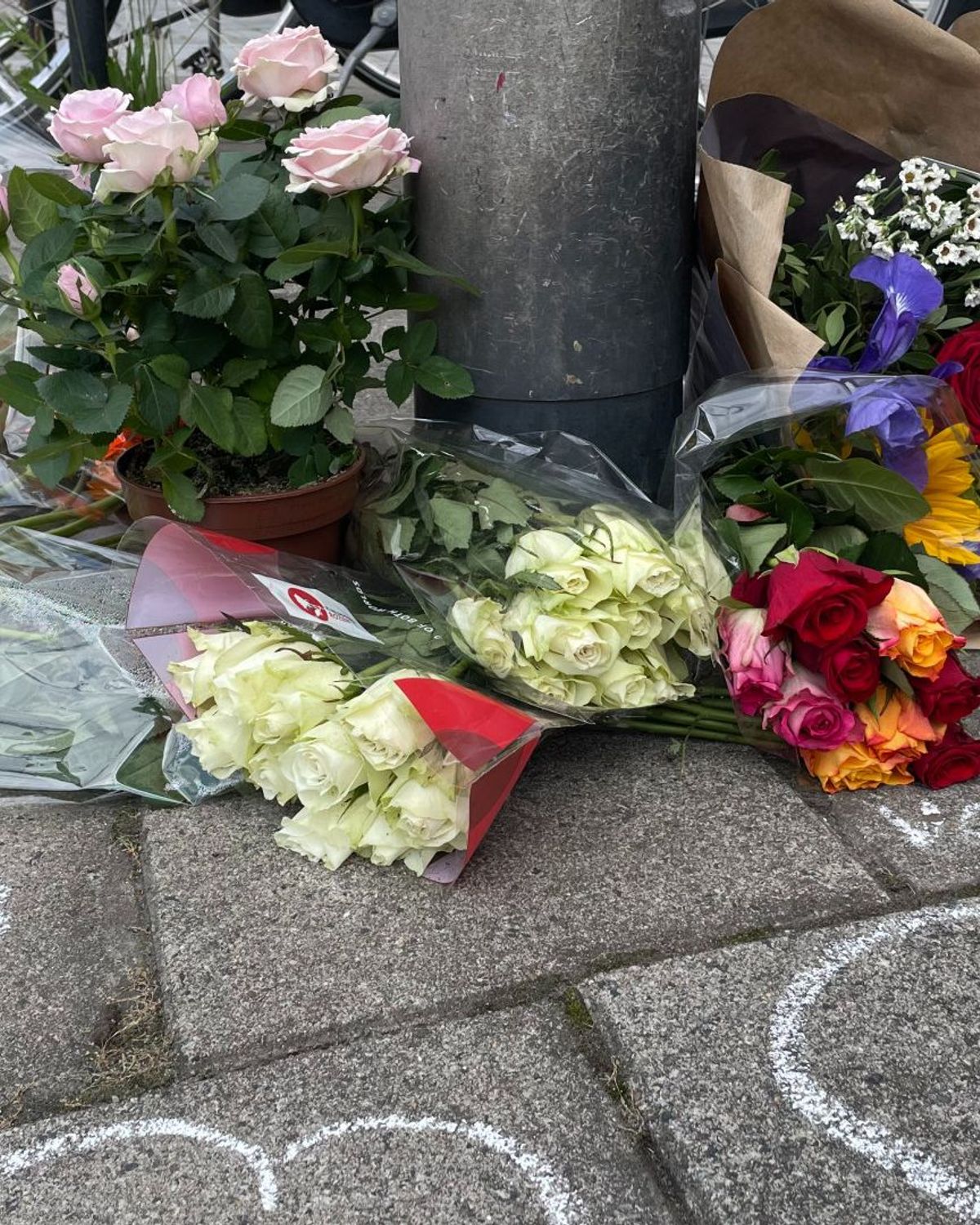 Pascal (47) doodgestoken, neef opgepakt: 'Waarom? We gaan je zo missen ...