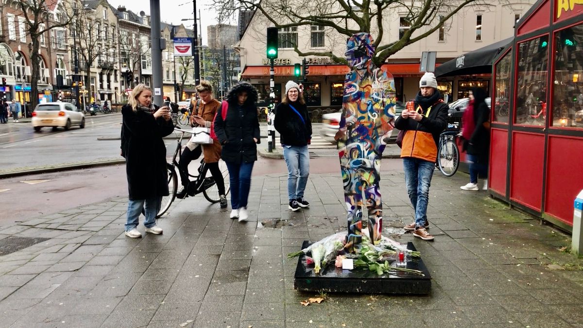 Spartanen staan stil bij standbeeld: 'Jules, rust zacht' - Rijnmond