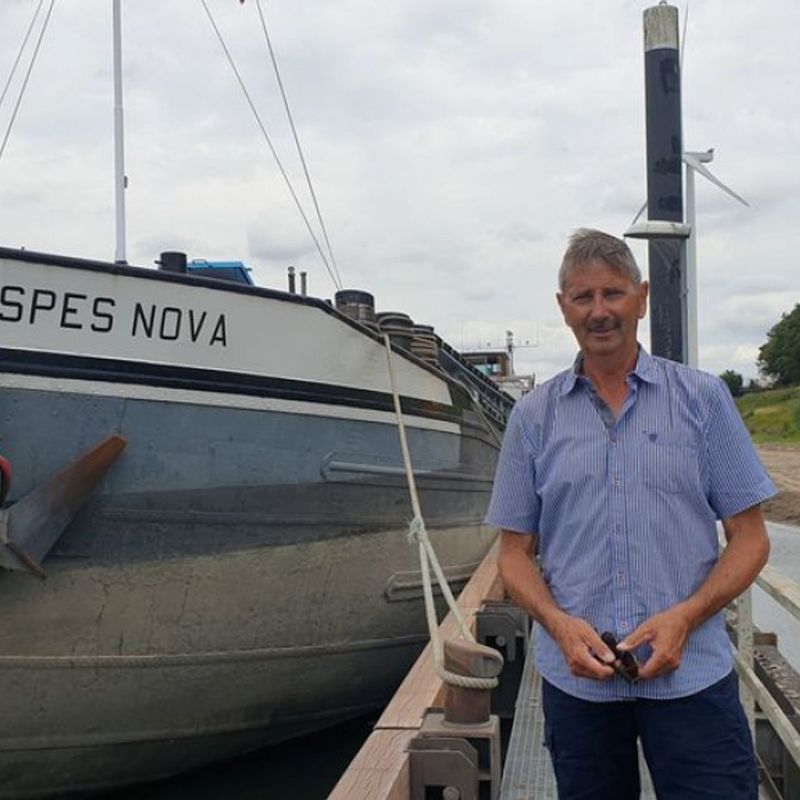 Dichte sluis Weurt heeft grote gevolgen voor schipper Henry - Omroep ...