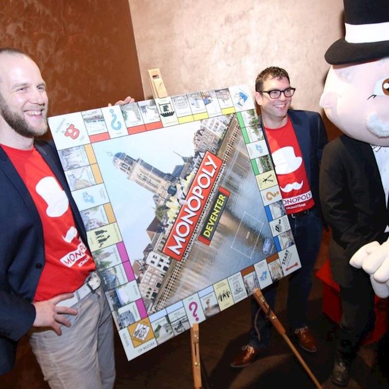 Deventer heeft vanaf nu een eigen Monopoly-spel - Oost