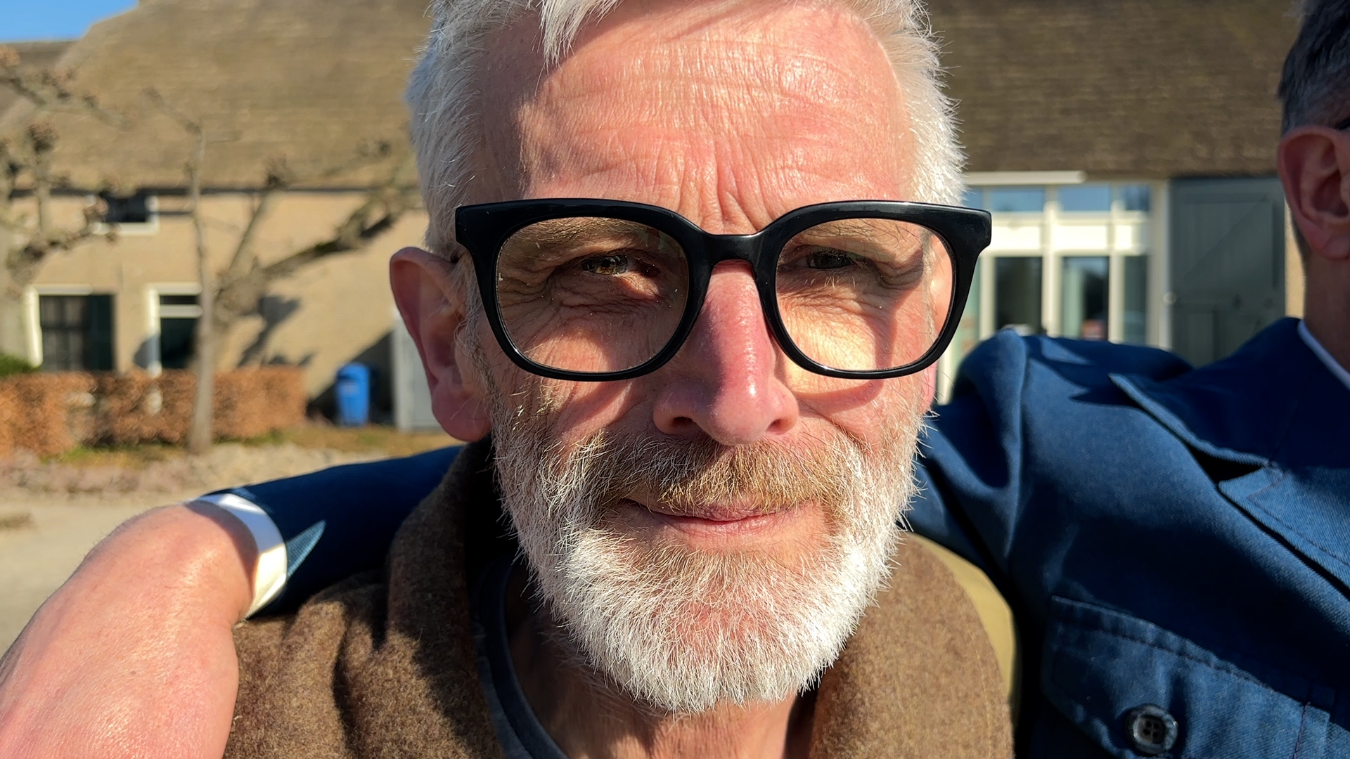 Joost (60) is terminaal en brengt eerste dichtbundel uit: 'Met de dood ...