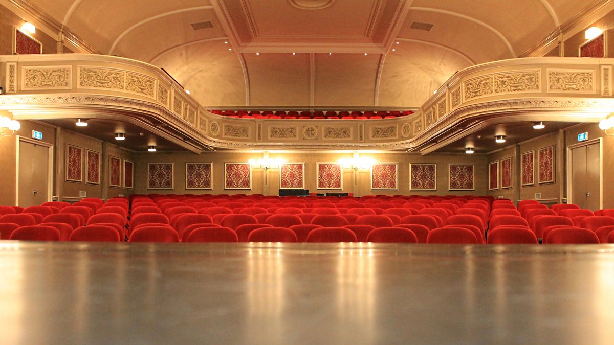 Schouwburg Ogterop gaat op tournee tijdens verbouwing - RTV Drenthe