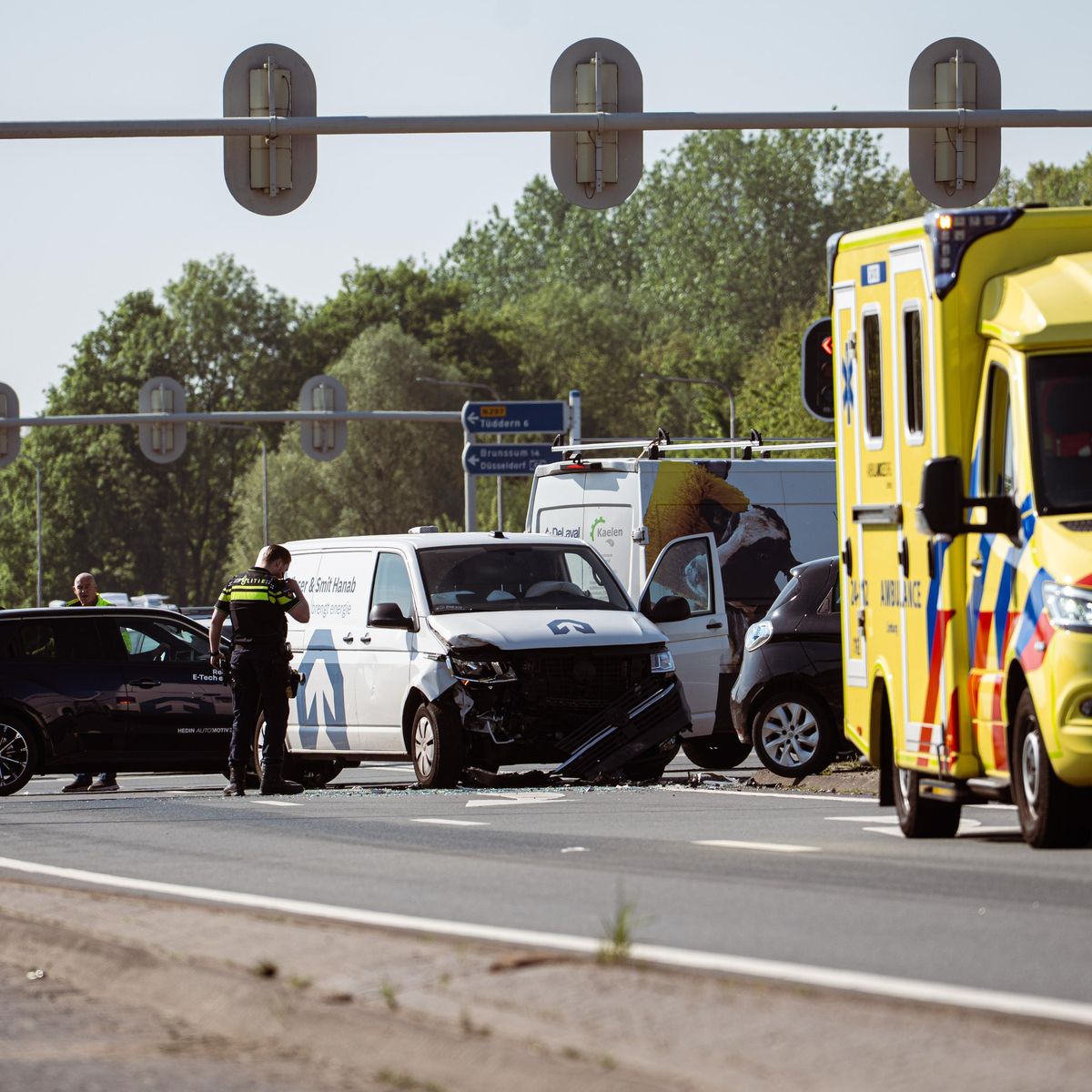 Ongeval met drie voertuigen veroorzaakt hinder op N276 - L1 Nieuws