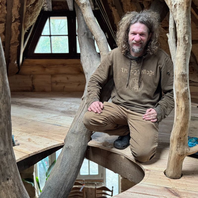 Familie Radstake bouwt leven weer op na verwoestende brand in duurzaam ...