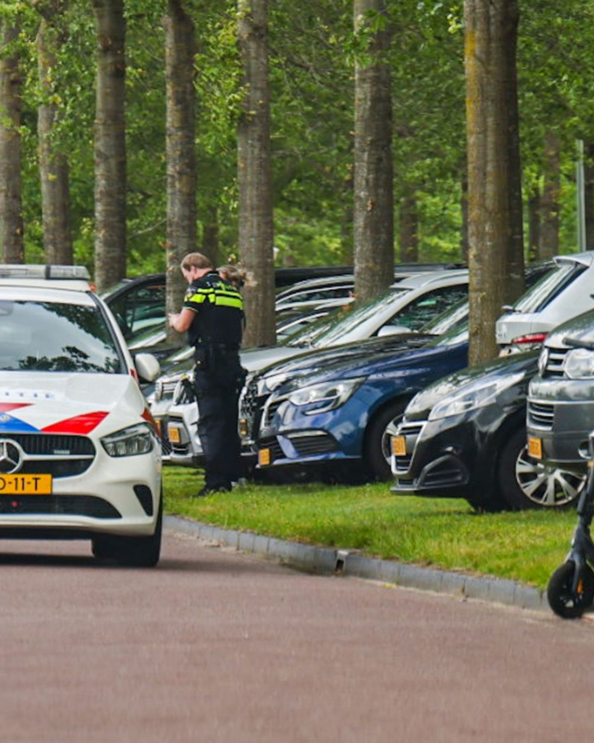 112-nieuws: Auto in botsing met elektrische step in Leek - RTV Noord
