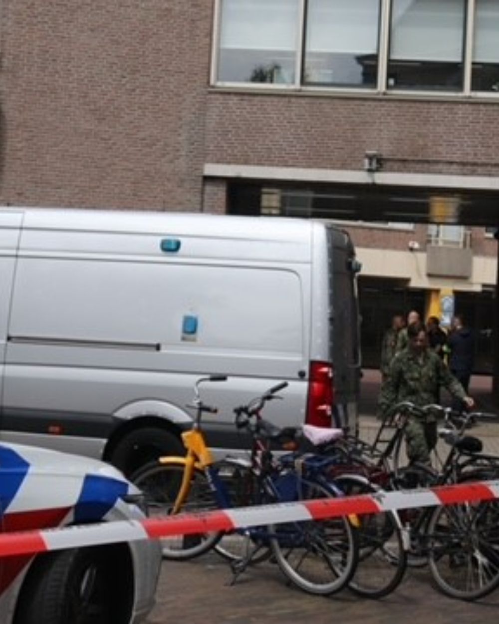 Mogelijk explosief gevonden in in beslag genomen auto bij politiebureau Utrecht - RTV Utrecht