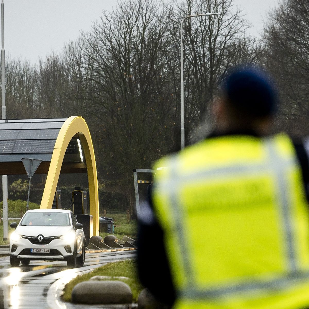 Marechaussees gefrustreerd door nieuwe grenscontroles: 'Een ...