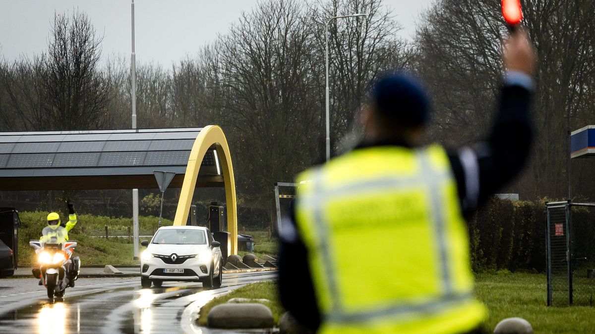 Marechaussees gefrustreerd door nieuwe grenscontroles: 'Een ...
