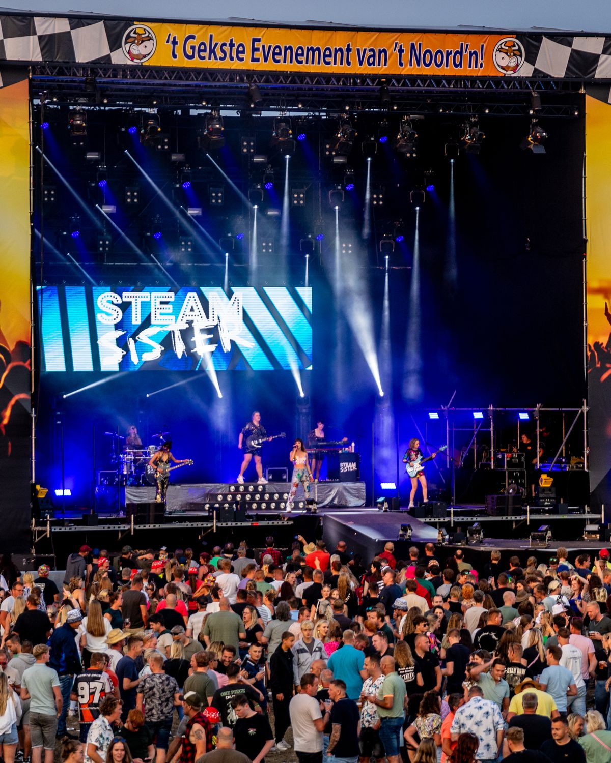 Bökkers, Kris Kross Amsterdam en Corry Konings op Boerenrock Festival ...