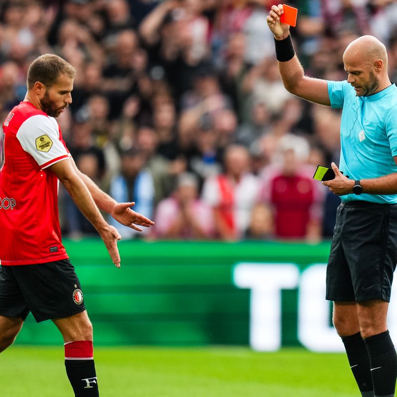 Nieuwkoop vertelt over zijn rode kaart en terugkeer bij Feyenoord: 'Was weer op zoek naar ...