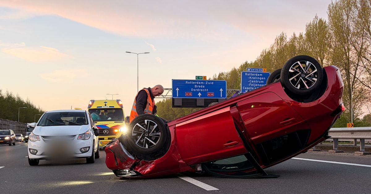 Flinke vertraging op snelweg door ongeval met auto, weg weer vrij ...