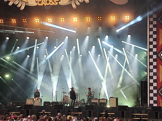 Bekijk de eerste dag van Zwarte Cross • Armin van Buuren sluit af - Omroep Gelderland