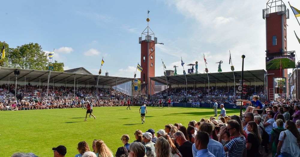 Ga of wil je naar de 172e PC in Franeker (of het feest erna)? Dan is ...
