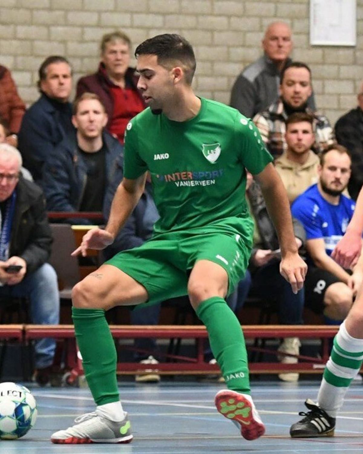 Volg vanavond de kwartfinale van het Protos Weering Zaalvoetbaltoernooi ...