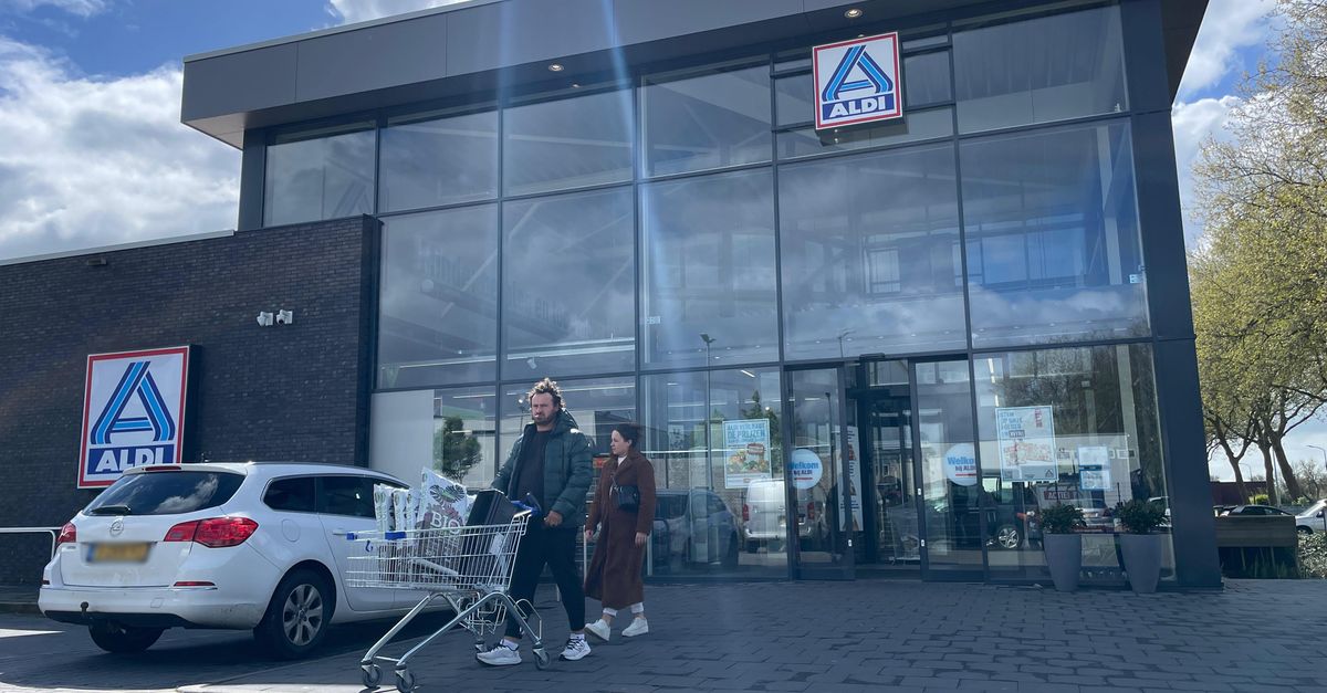 Aldi bouwde te dicht op perceelgrens, rechter vernietigt vergunning - RTV Utrecht