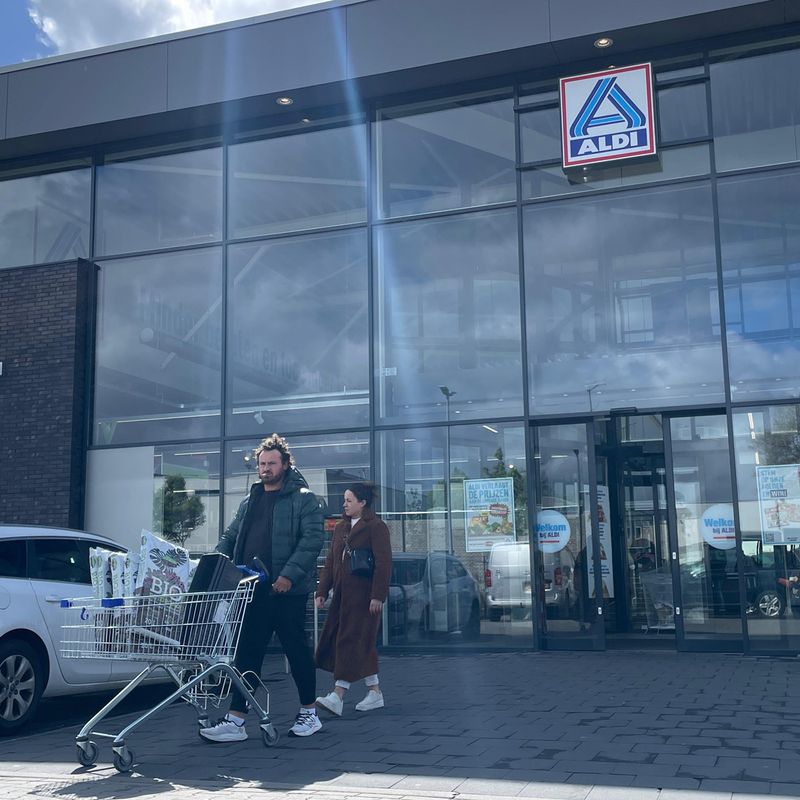 Aldi bouwde te dicht op perceelgrens, rechter vernietigt vergunning - RTV Utrecht