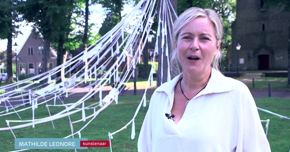 Alle witte bh's in Vries vormen opvallend kunstwerk - RTV Drenthe