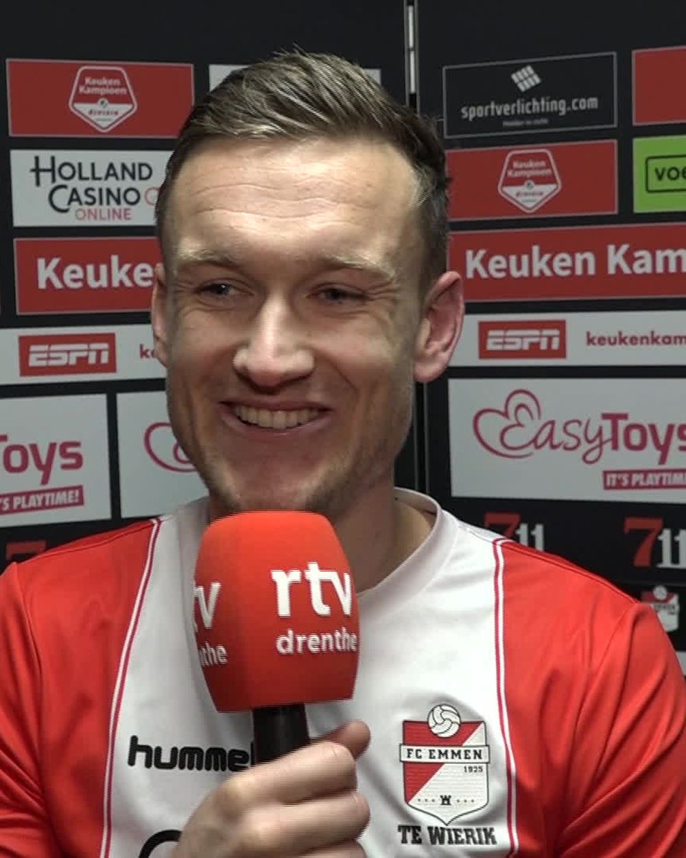 Te Wierik zet supporter op zijn plek: 'Die man zat de hele eerste helft ...