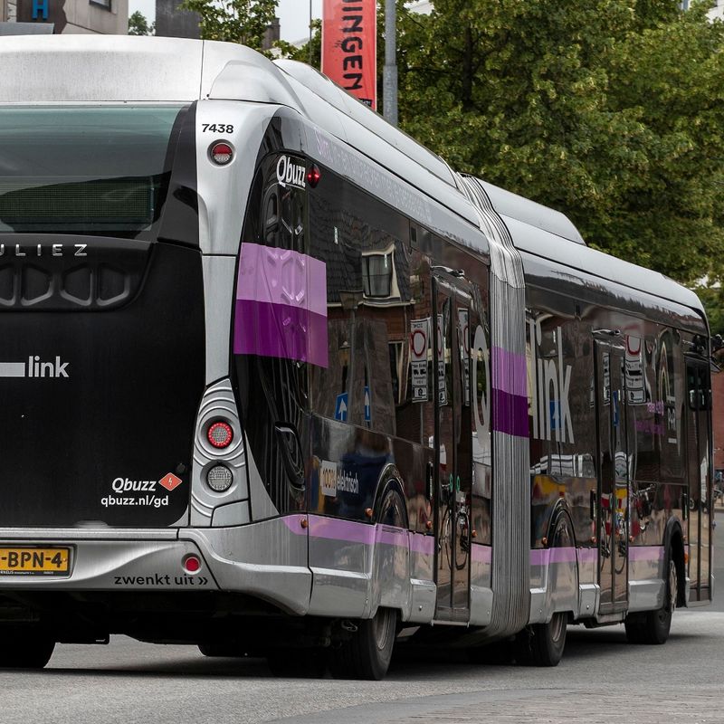 Qbuzz krijgt gelijk: afbestelling elektrische bussen voor Groningen en Drenthe terecht - RTV Noord