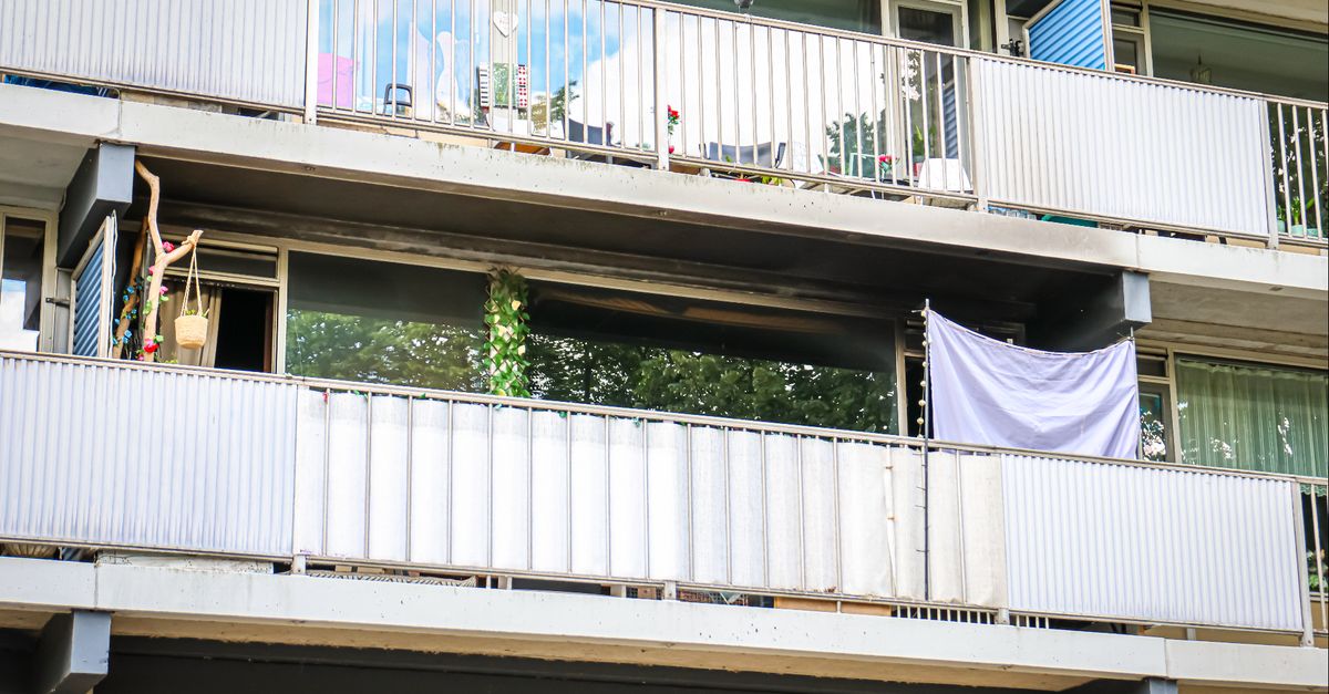 Brand in seniorenflat, meerdere woningen ontruimd vanwege veel rook ...
