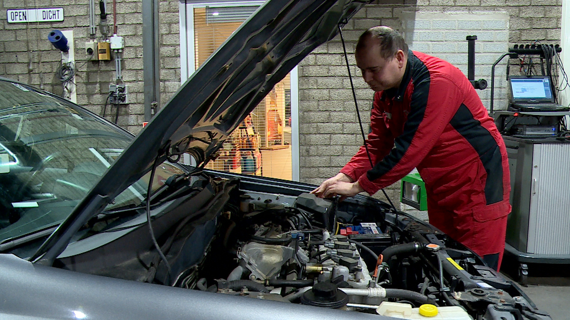 Staking op komst bij autogarages en fietsenmakers - Omroep Zeeland