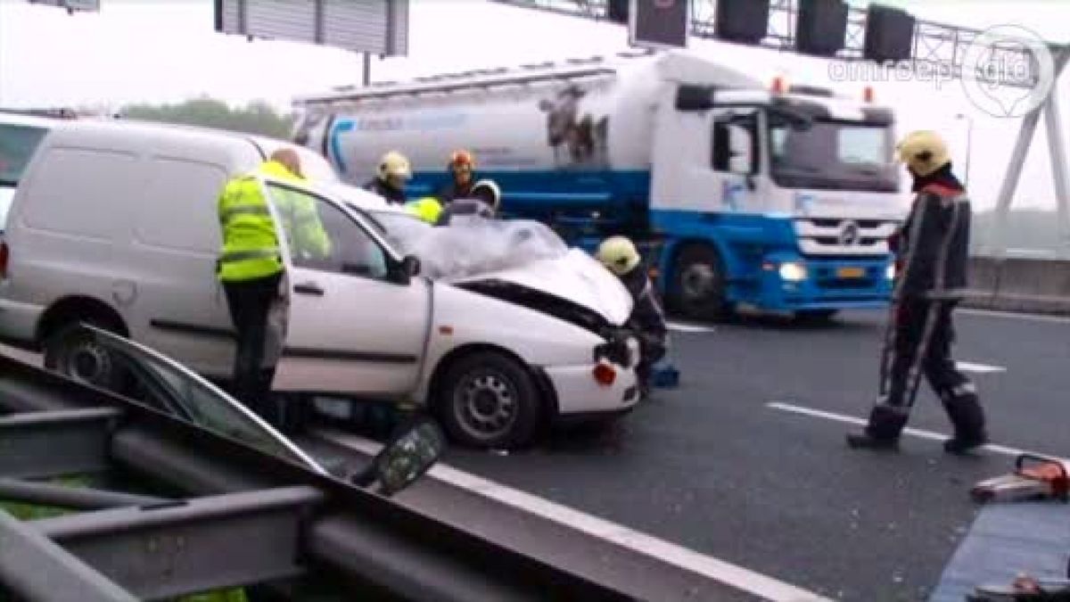 Lange file op A1 Voorst na ongeluk - Omroep Gelderland