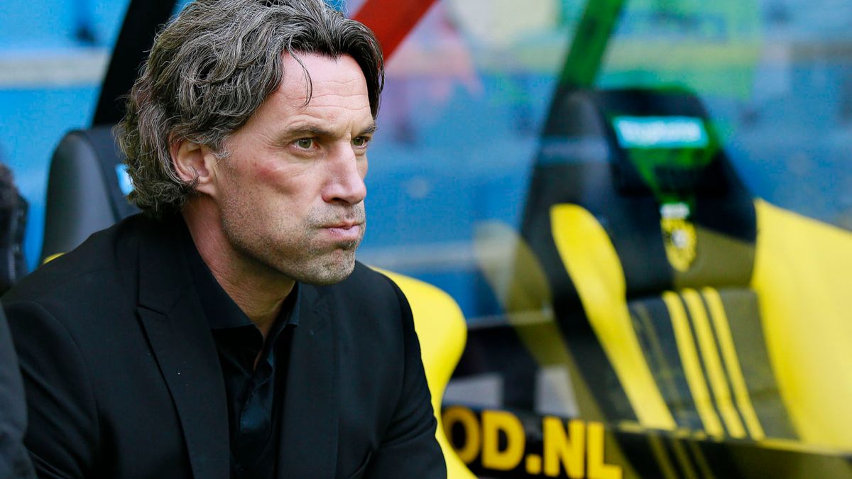 Rob Maas tekent voor een jaar als trainer bij SC Cambuur - Omroep Gelderland