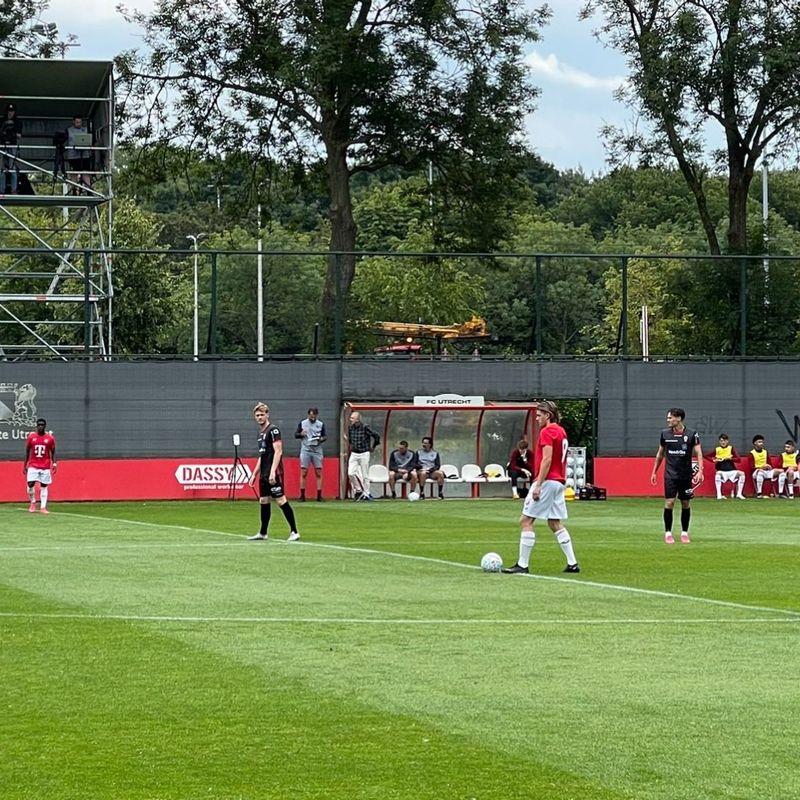 Jong FC Utrecht verliest oefenduel van competitiegenoot - RTV Utrecht