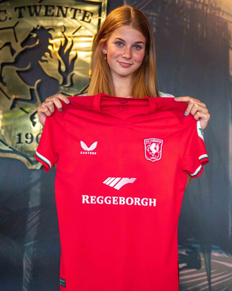 Transferproat vrouwen: Rose Ivens tekent contract bij FC Twente Vrouwen ...