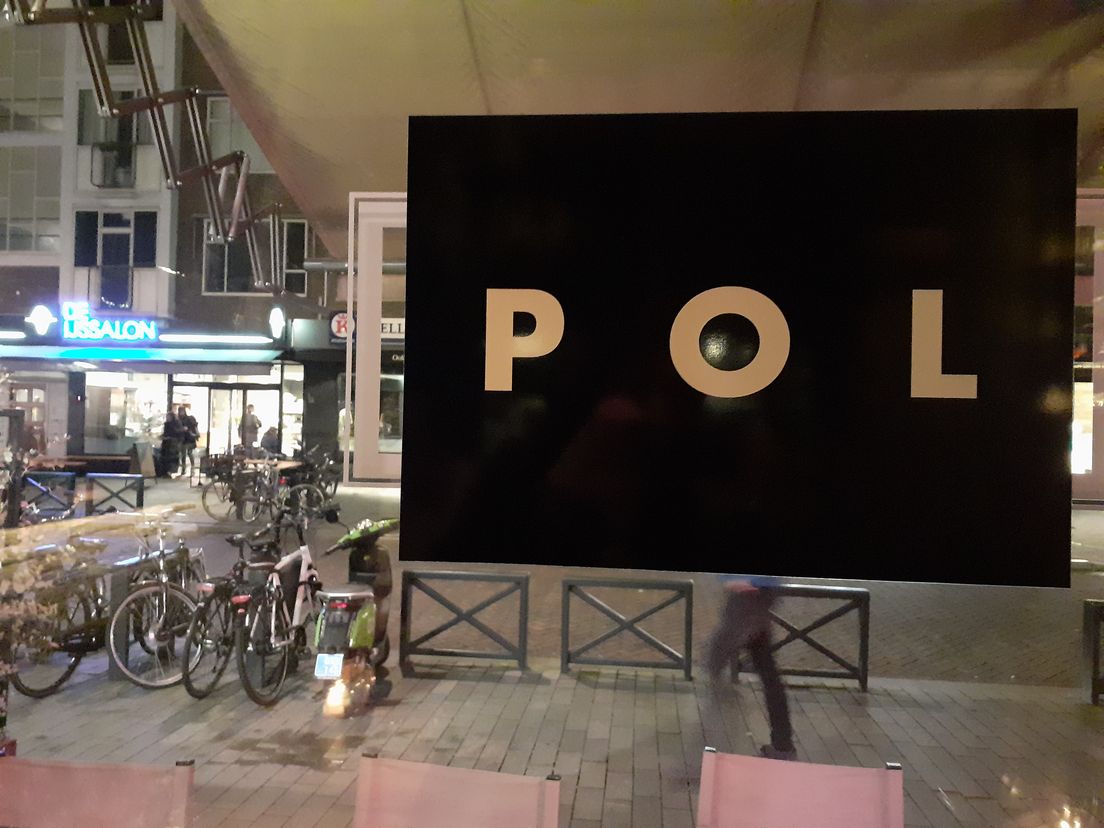 Rotterdamse café-eigenaar: 'Ze zien nu ineens een half lege zaak ...