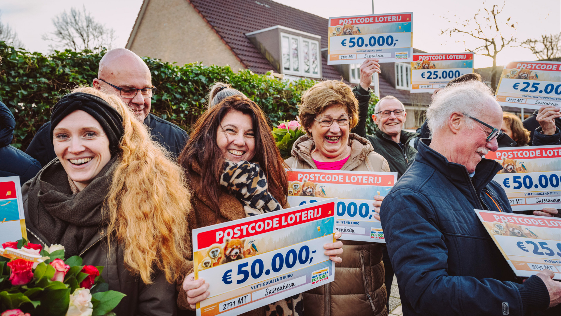 Straat wint Postcode Loterij en mag half miljoen verdelen - Omroep West