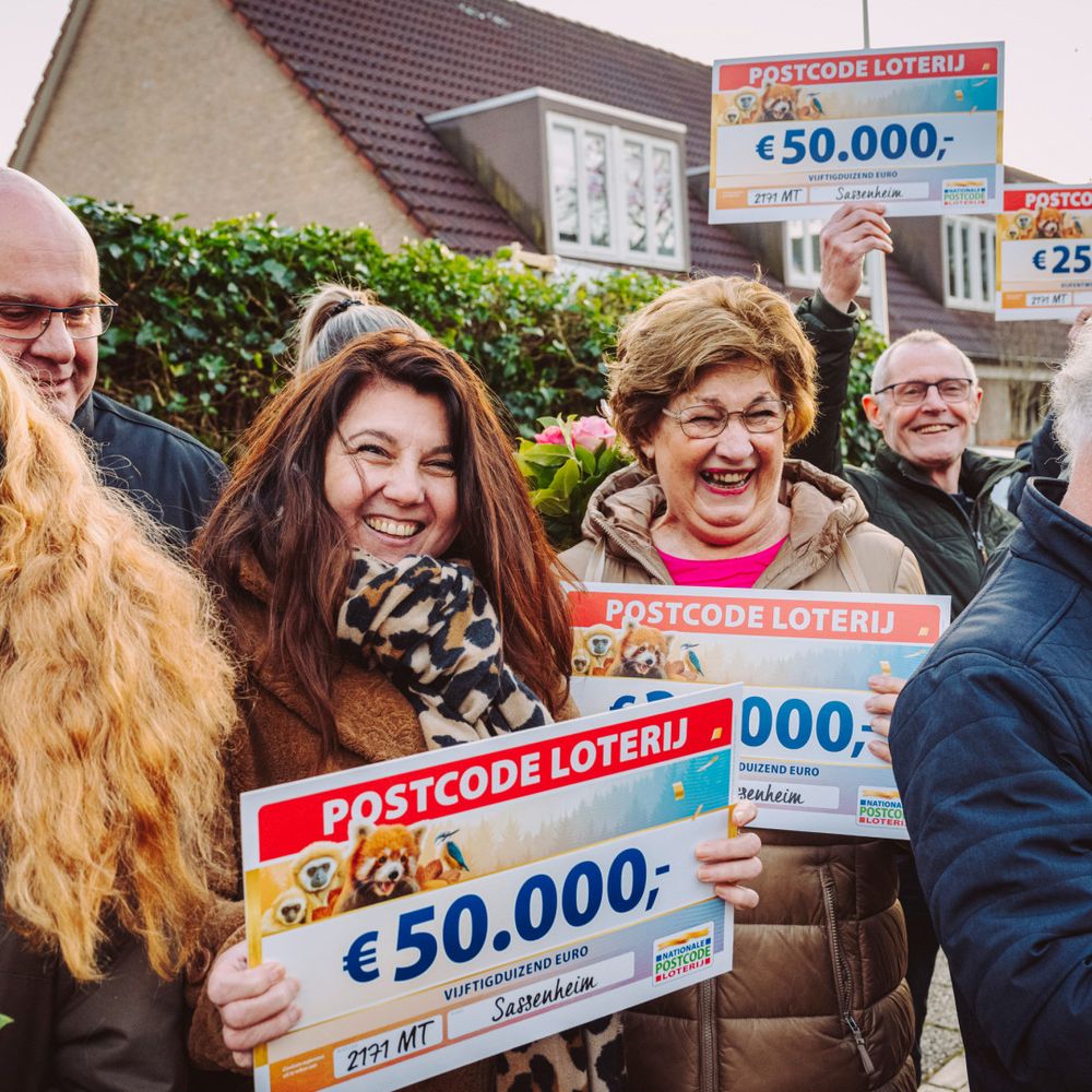Straat wint Postcode Loterij en mag half miljoen verdelen - Omroep West