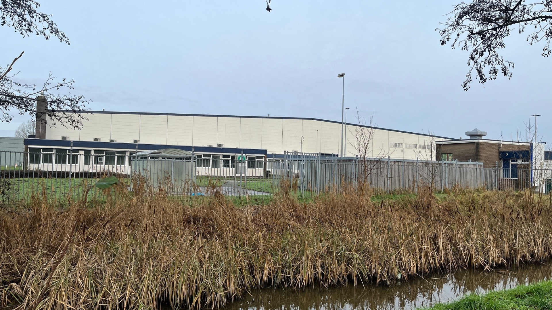 Niet langer tabak, maar duurzame verpakkingen in oude opslag Niemeyer ...